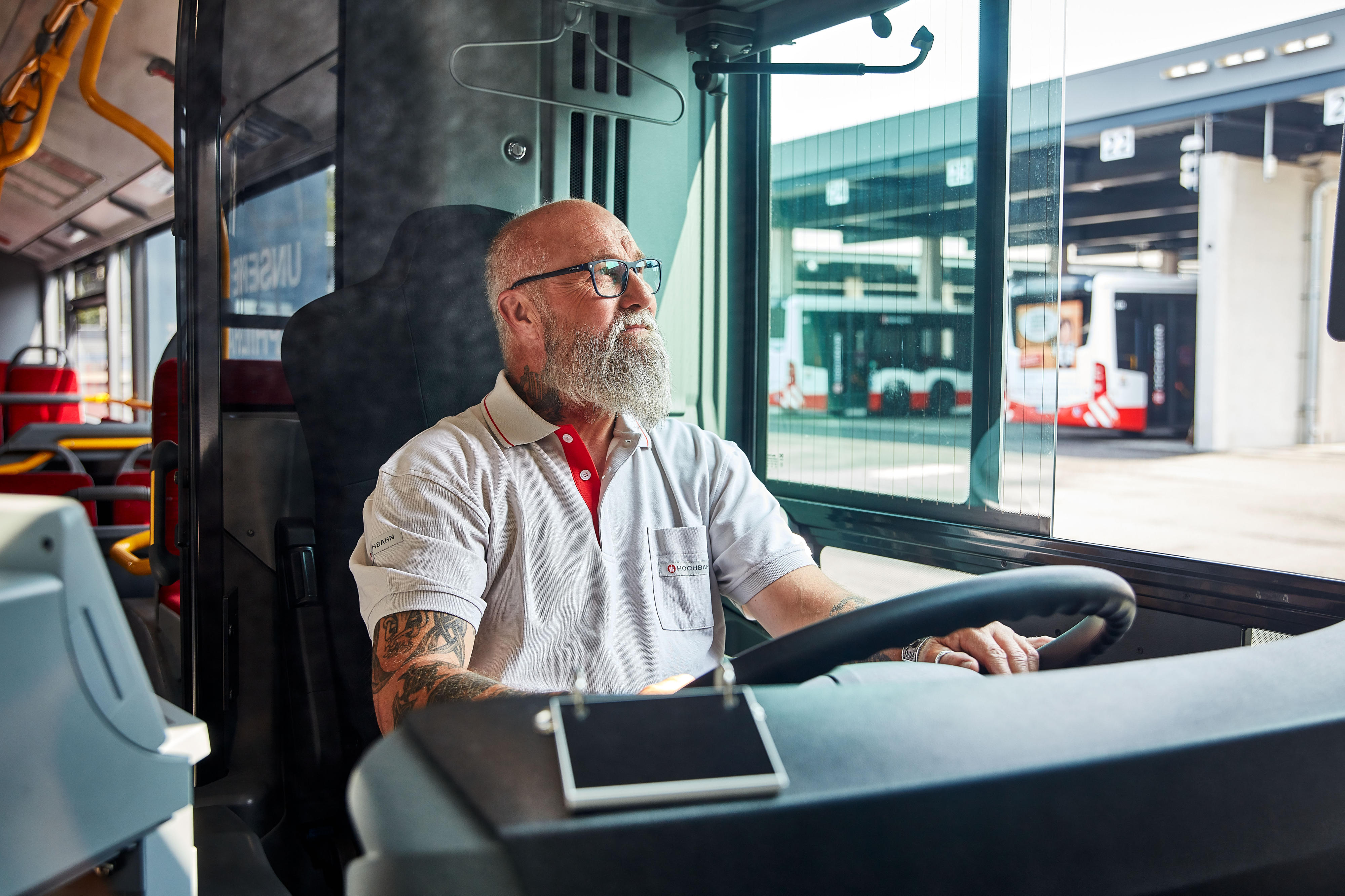 Bus- und U-Bahn-Fahrerinnen und Fahrer in Hamburg